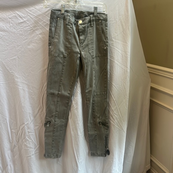 Blank NYC | Pants & Jumpsuits | Green Zipper Stretching Cargo Pants ...